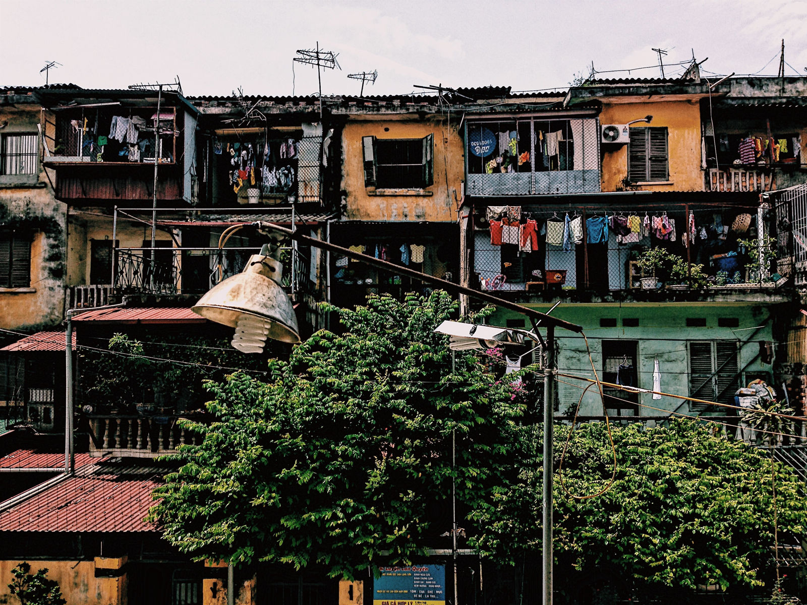 Help the Poor With a Decent House - Igreja Brasileira da Esperança